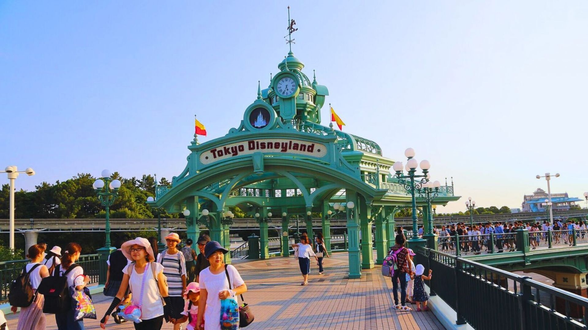 Tokyo Disneyland: How to explore the destination like a pro ...