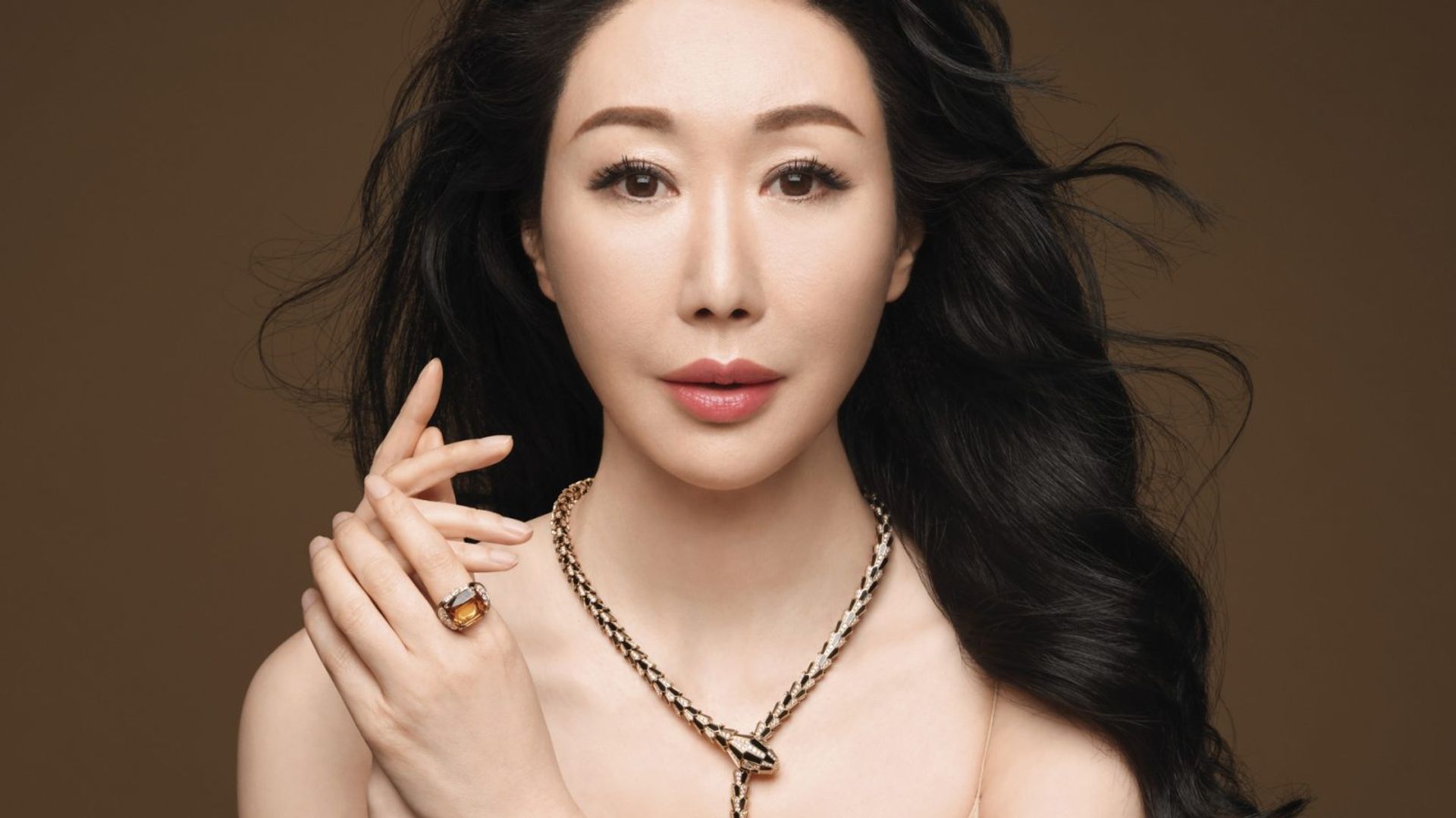 On the cover: Soprano Seia Lee returns to Singapore