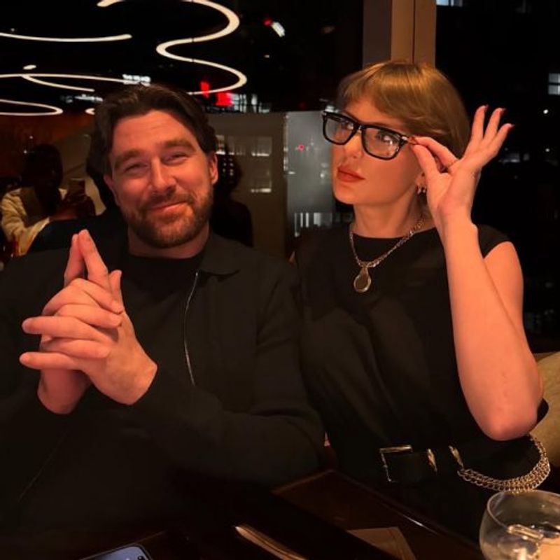 Famous celebrities who are huge Taylor Swift fans aka Swifties