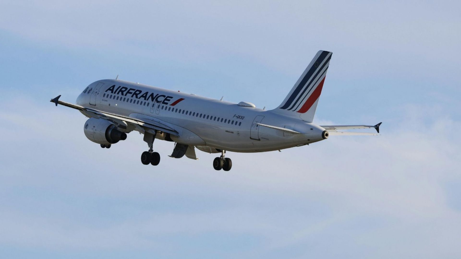 French air traffic controllers push strike to October – PrestigeOnline ...