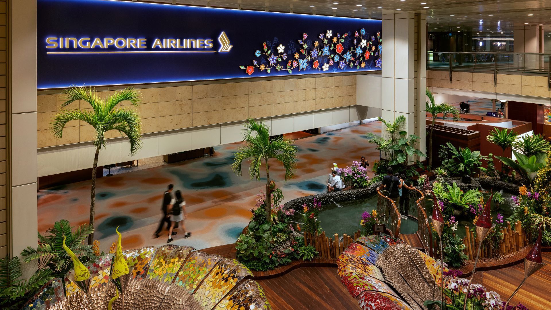 Singapore Airlines' new SilverKris Lounge redefines airport luxury ...