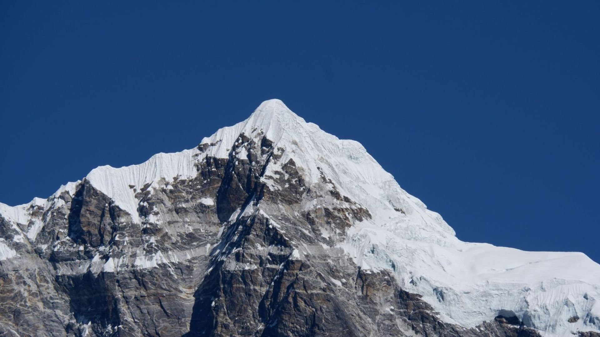 Nepal tightens rules for expeditions to Everest – PrestigeOnline Singapore