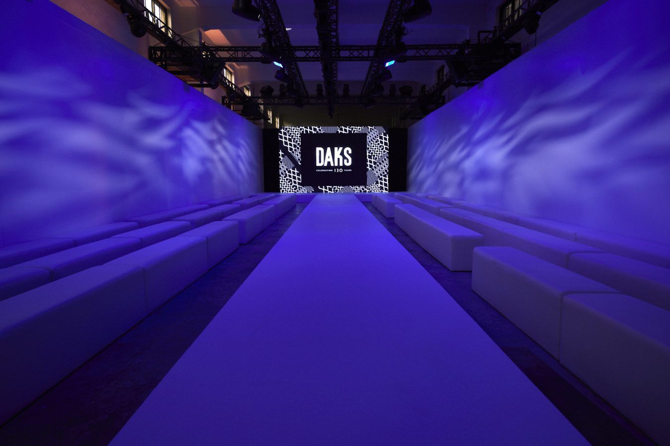 DAKS 130 週年服裝秀登場！胡宇威演繹現代英倫風，品牌友人加賀美智久、李玉璽等走上秀場 | Prestige Online - Taiwan