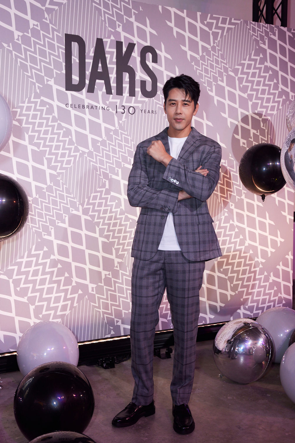 DAKS 130 週年服裝秀登場！胡宇威演繹現代英倫風，品牌友人加賀美智久、李玉璽等走上秀場 | Prestige Online - Taiwan