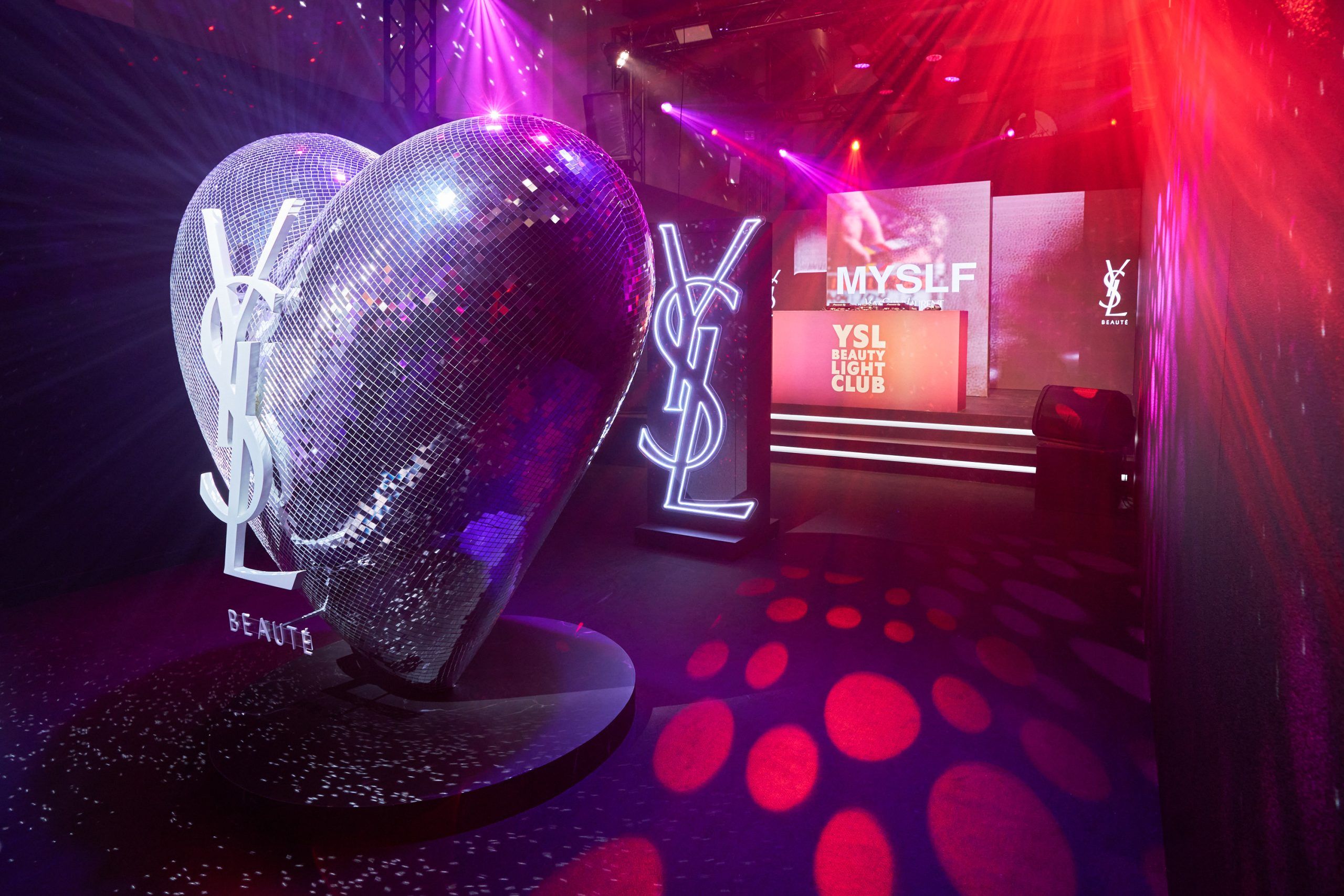 YSL Beauty 奢光派對揭幕，精品美妝結合互動裝置，跟著品牌大使與好友婁峻碩、邱鋒澤一起狂歡不停歇！ | Prestige Online - Taiwan