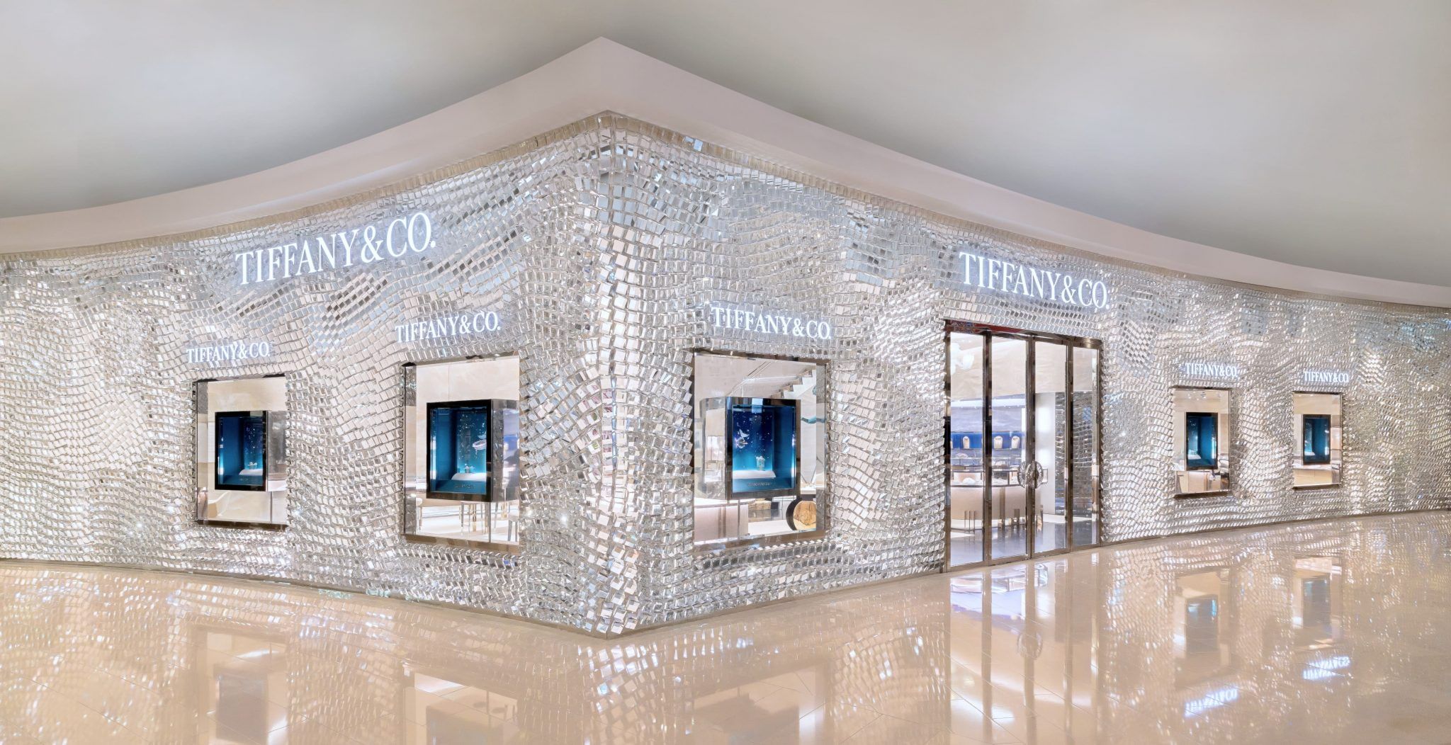 Tiffany & Co. 台北101旗艦店全新揭幕！VIP 沙龍空間、專屬高級珠寶鑑賞空間、還有法裔美籍藝術家 Arman 的青銅雕塑 | Prestige Online - Taiwan