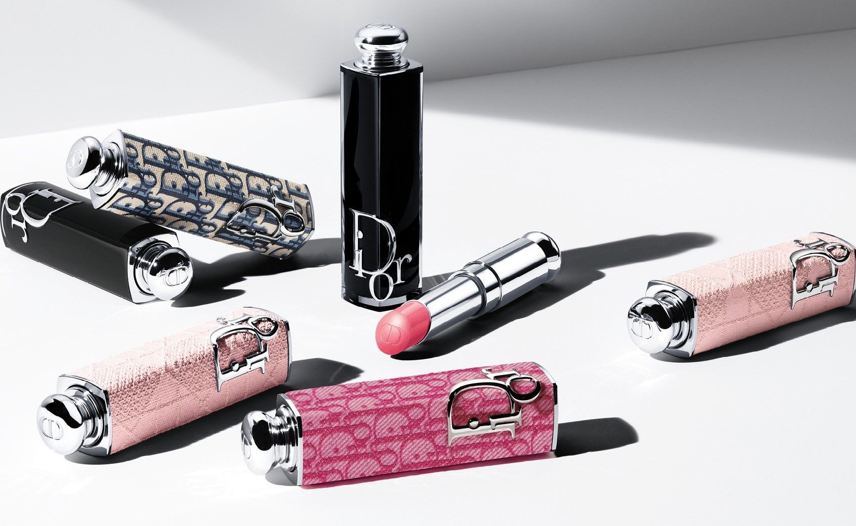 2025 春夏唇膏新品推薦！愛馬仕、Ysl 、Dior 多款亮澤系列，一抹打造出水潤釉光唇 | Prestige Online - Taiwan