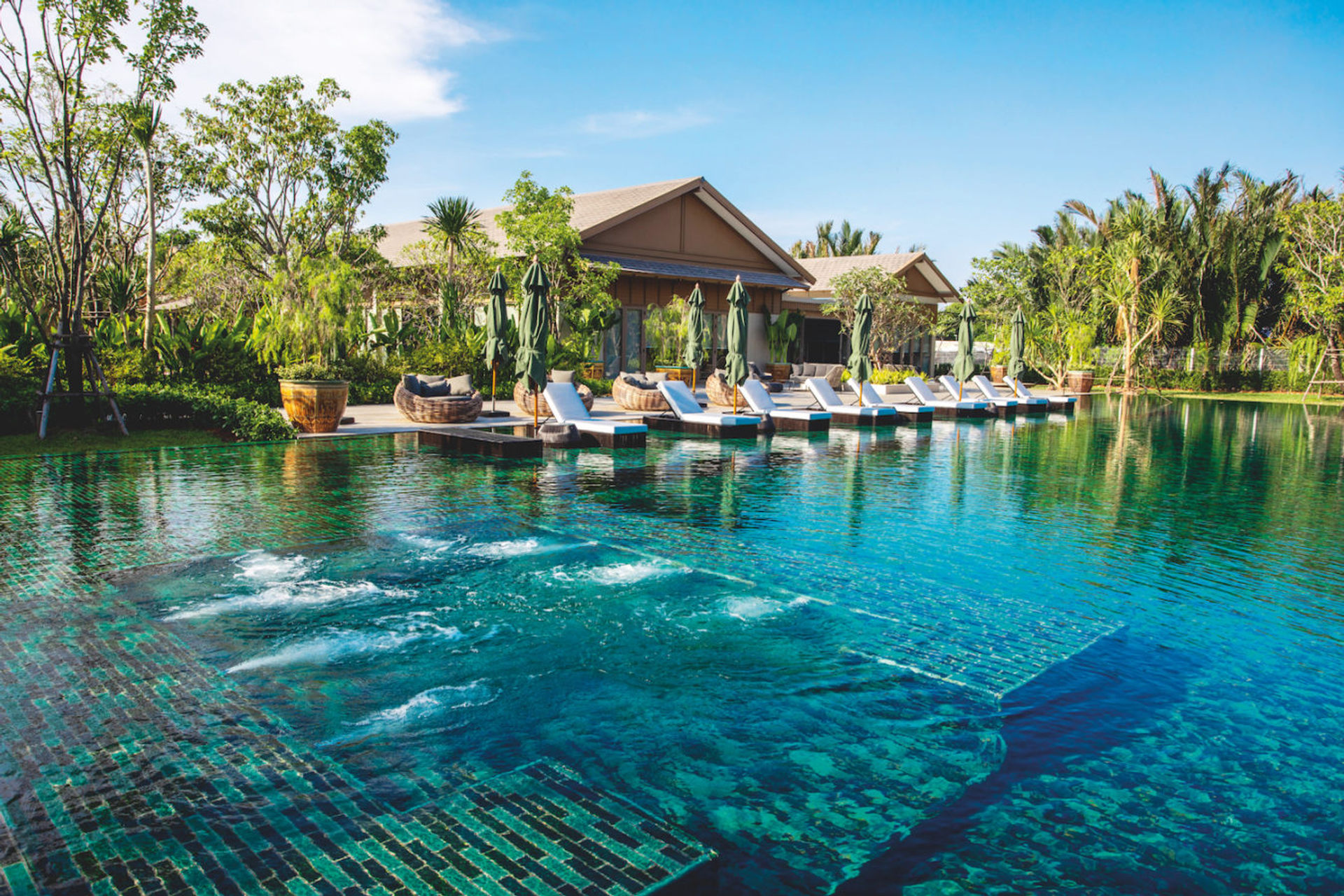 RAKxa Wellness & Medical Retreat Offers a Green Sanctuary