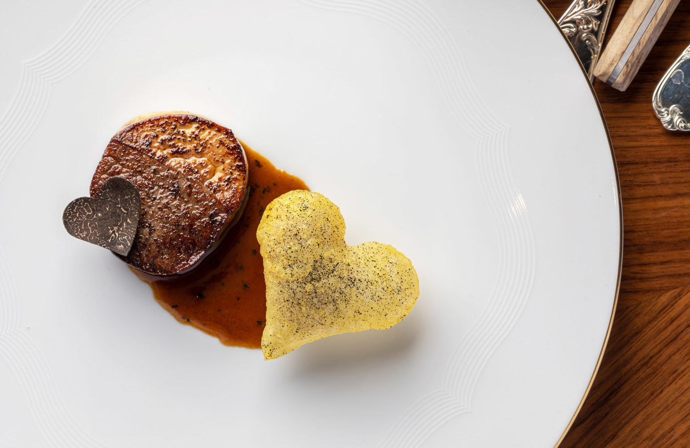 10 Top-tier Restaurants Offering Romantic Valentine’s Day Dinners
