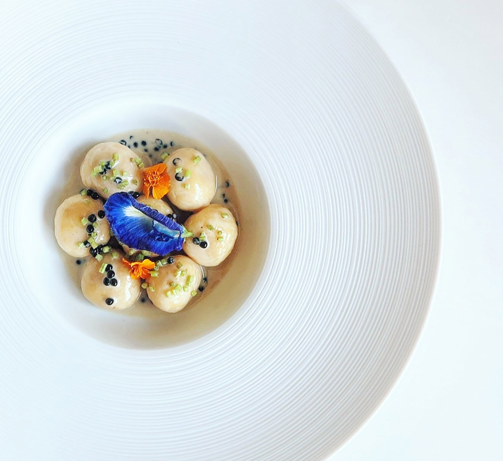 At Your Service: Acclaimed Chefs Offering At-Home Gourmet Dining ...