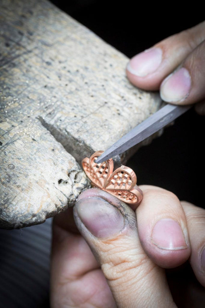 Frivole by Van Cleef & Arpels Brings the Flower of Lights into Full Bloom