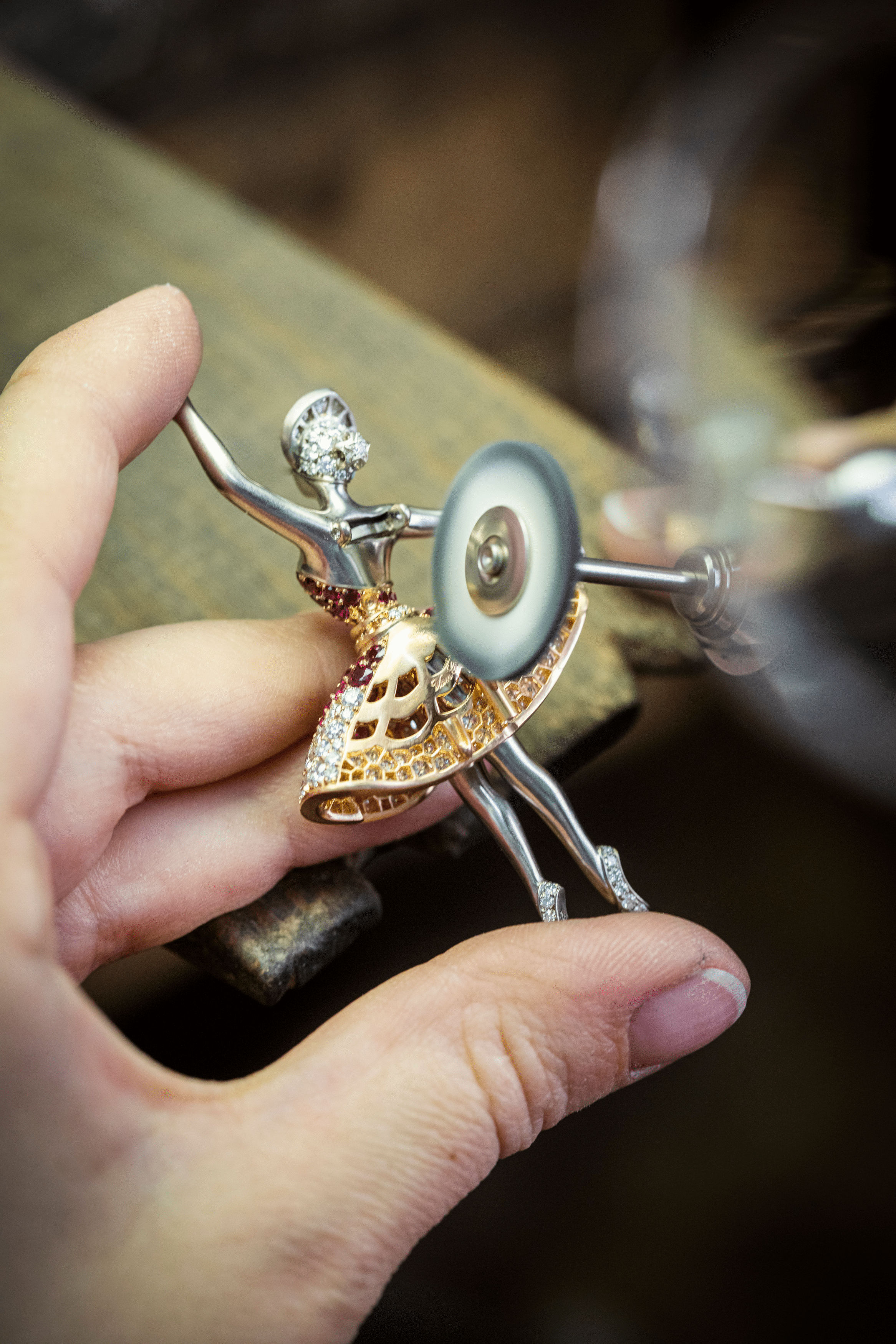 Van Cleef & Arpels Launches New Bouton D'or Ballerina Clips