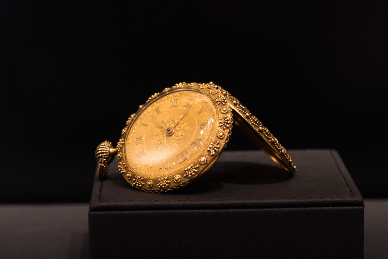 Enjoy Girard-Perregaux and PMT The Hour Glass' Virtual Exhibition