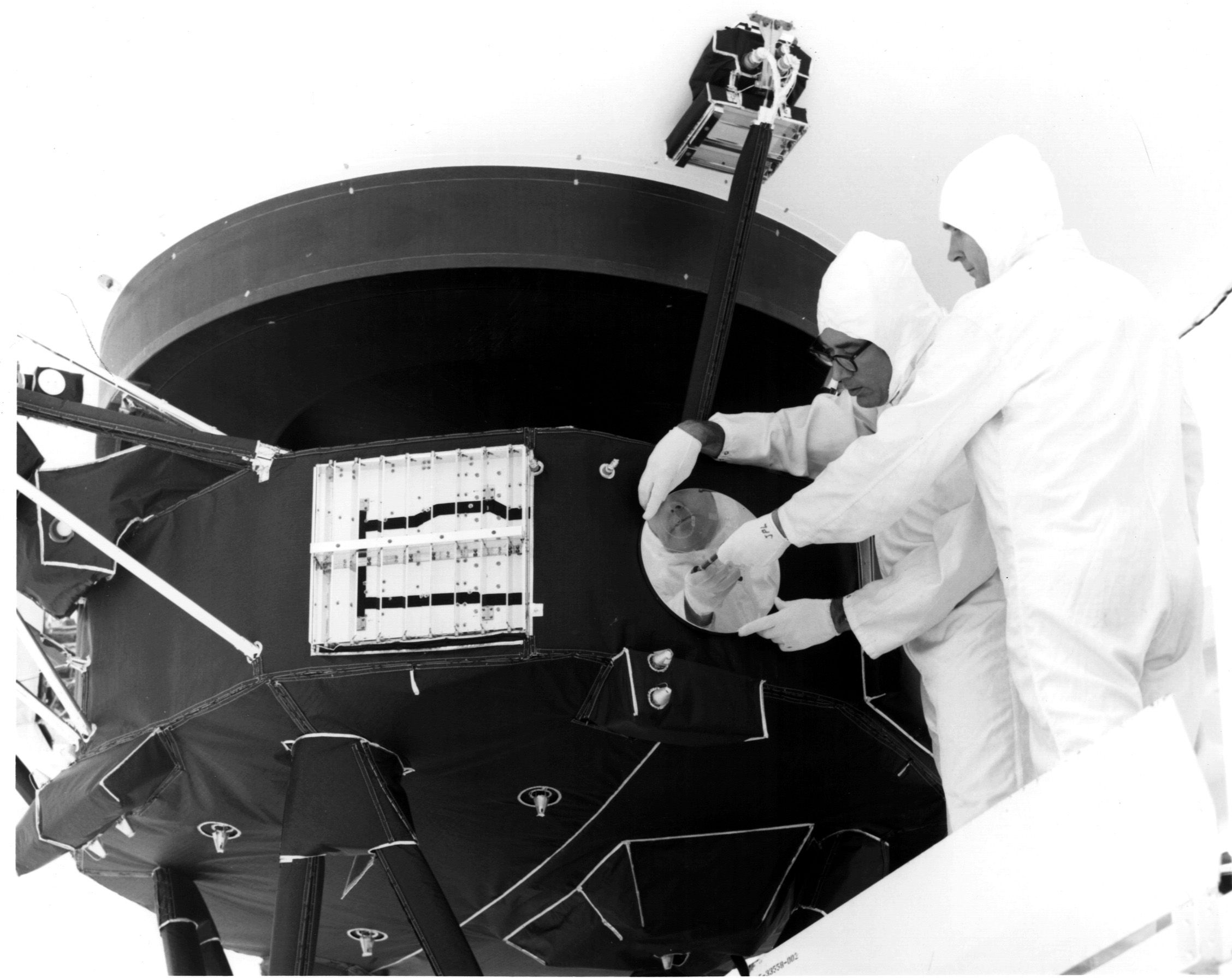 Iconic Moments In Space History From Sputnik 1 To Space X