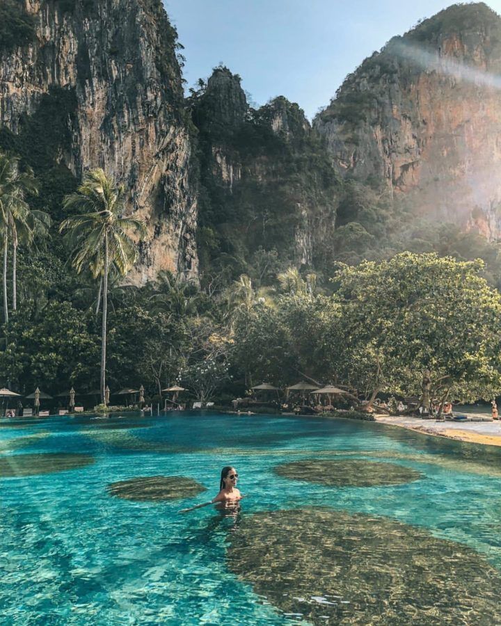 9 Luxury Vacation Ideas for the Upcoming Long Weekend (October 2021)