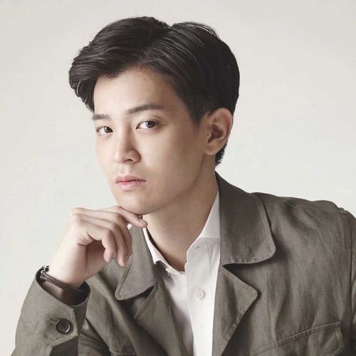 APICHAT “NAT” LEENUTAPHONG | 300 High Flyers | Prestige Thailand