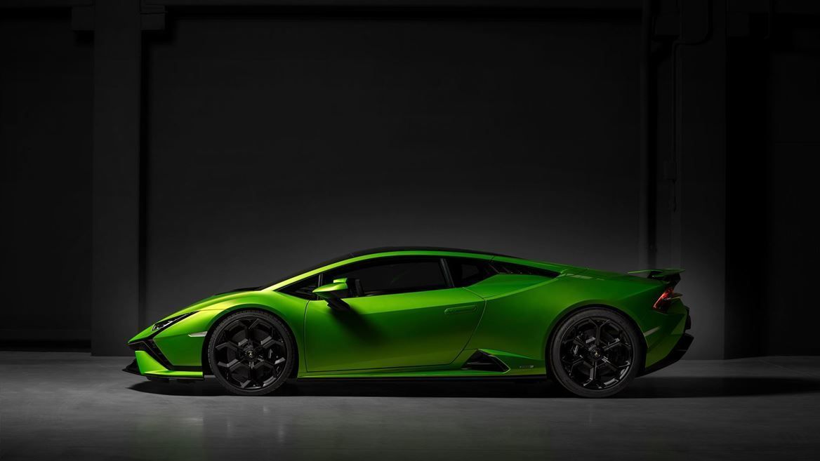 Lamborghini unveils the Huracán Tecnica, a rear-wheel drive V10