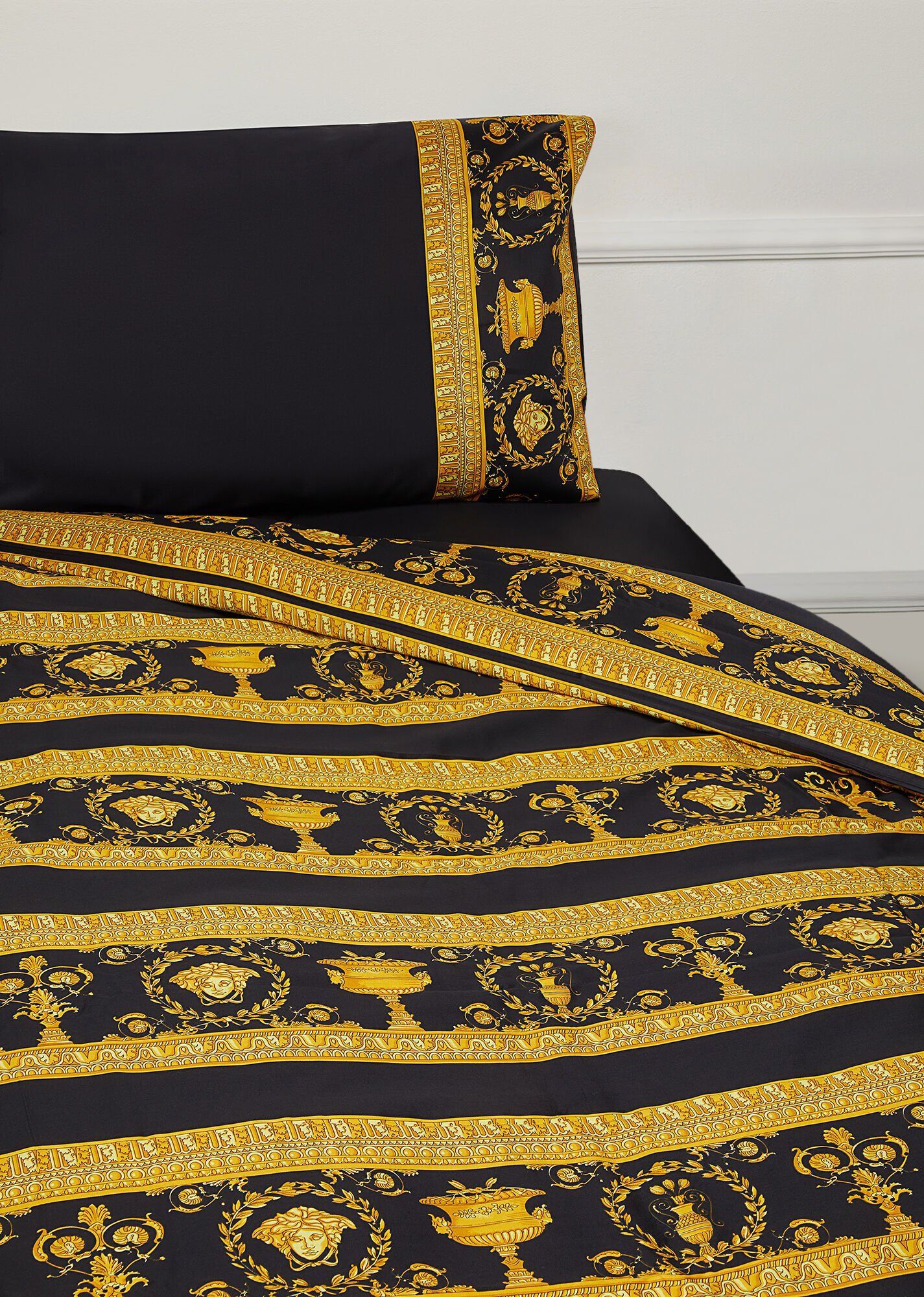 5 Luxury Bedding Brands for an Elegant Night's Sleep