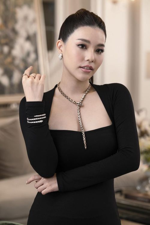 Kamonporn "Mew" Taesopapong | 40 Under 40 2022 | Prestige Thailand