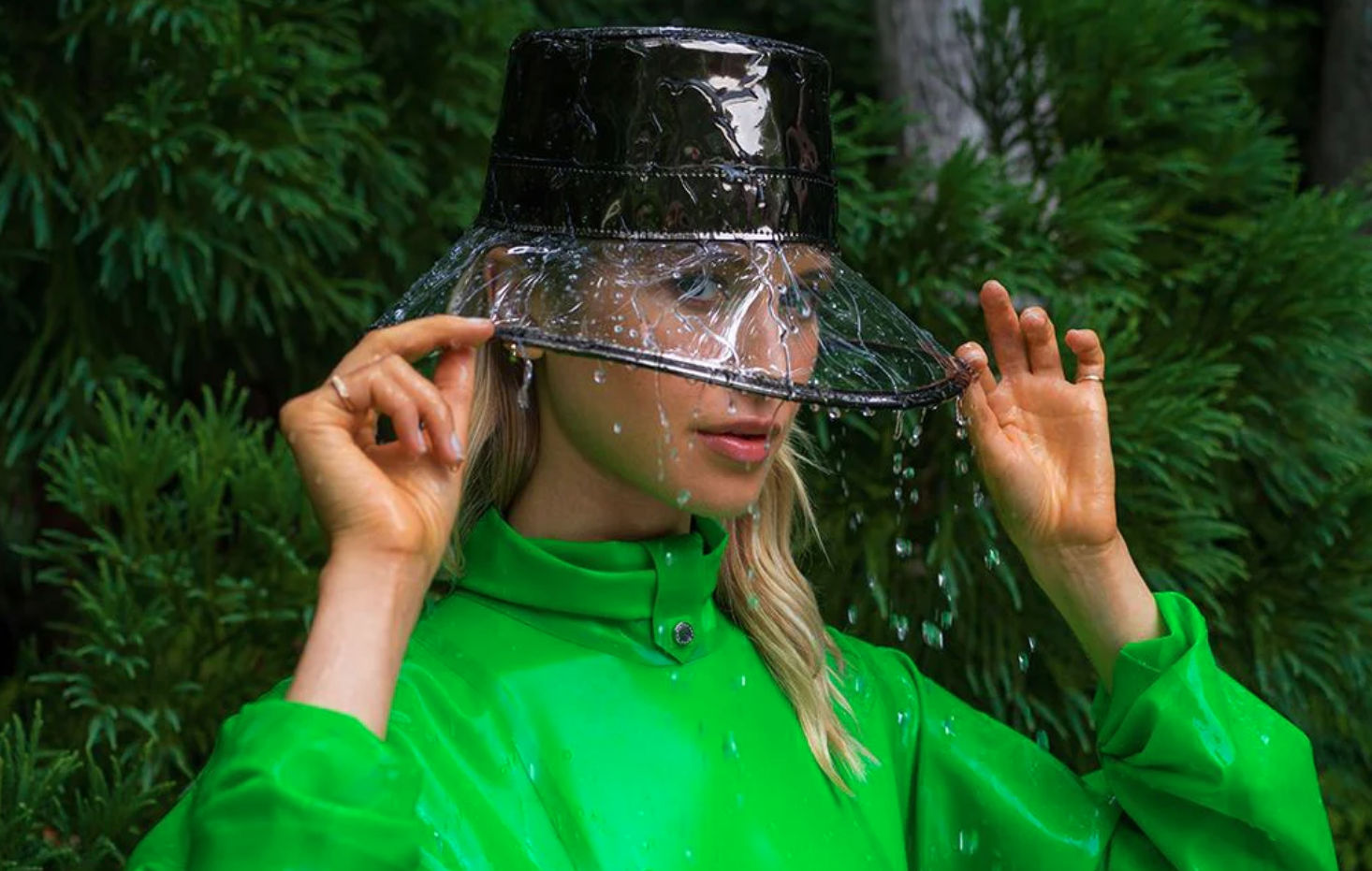 7 Fashionable and Practical Items to Take On Bangkok in the Rain