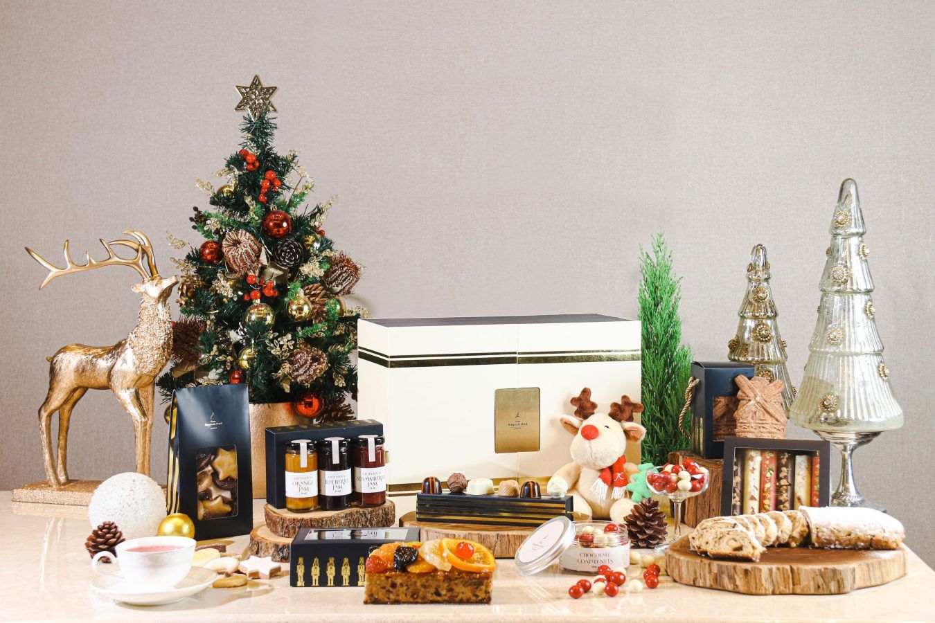 14 Festive Hampers That Make for Perfect Gifts This Christmas 2022