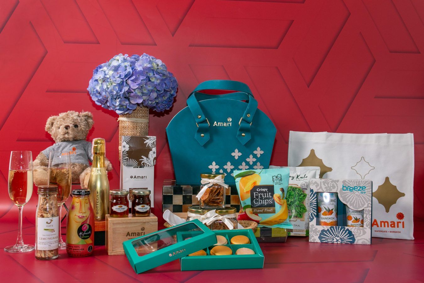 14 Festive Hampers That Make for Perfect Gifts This Christmas 2022