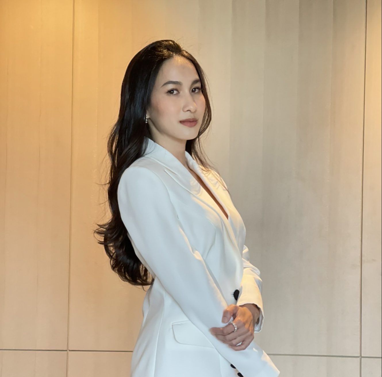 JULALAK “OU” PONPIPOM | Prestige Online - Thailand