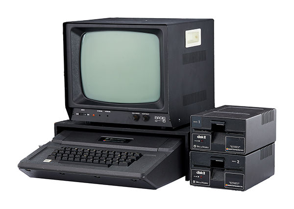 'The Apples' Vintage Apple Hardware Collection is Going Up For Auction