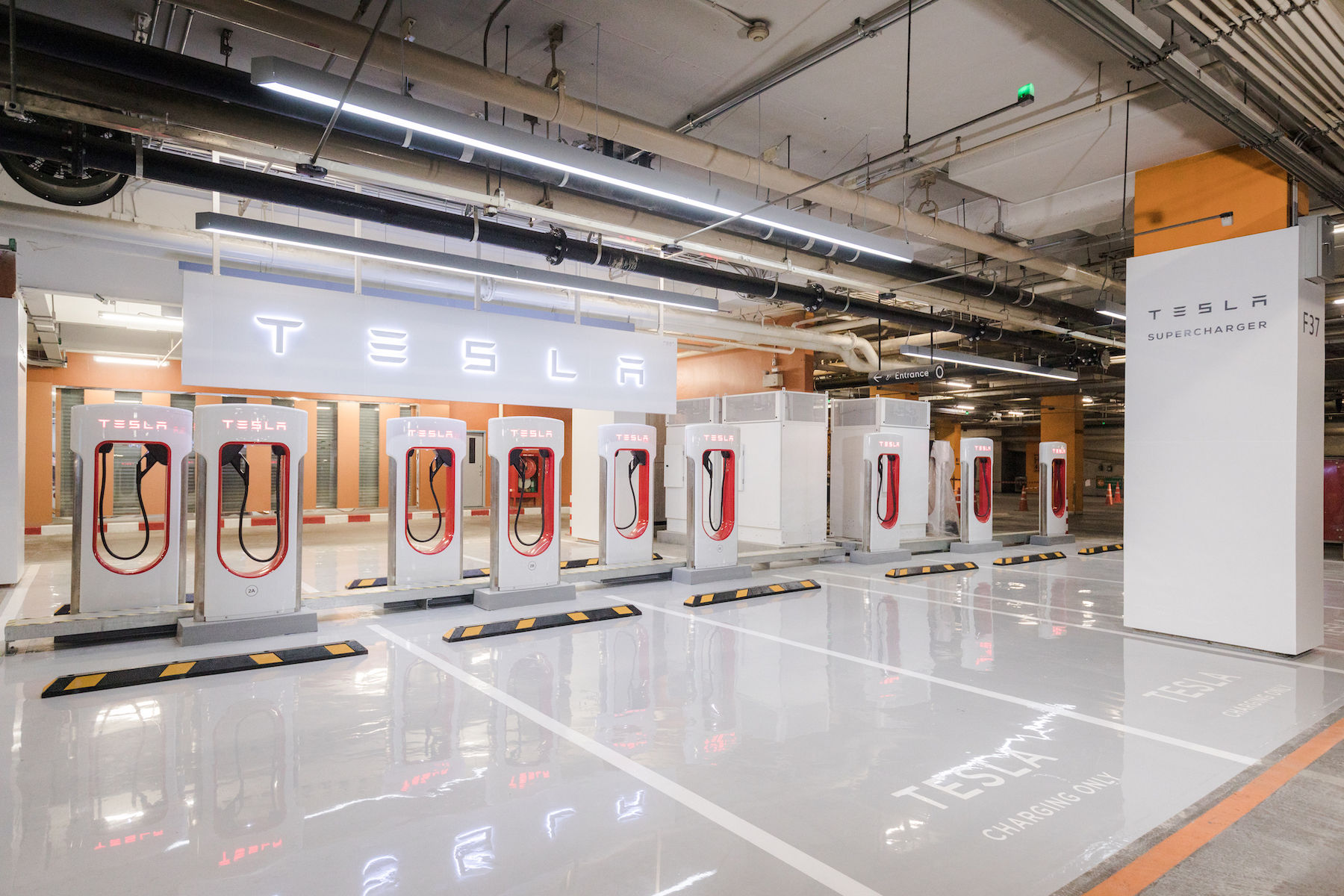 Tesla Sets Up Its First Supercharger Station in Thailand at CentralWorld