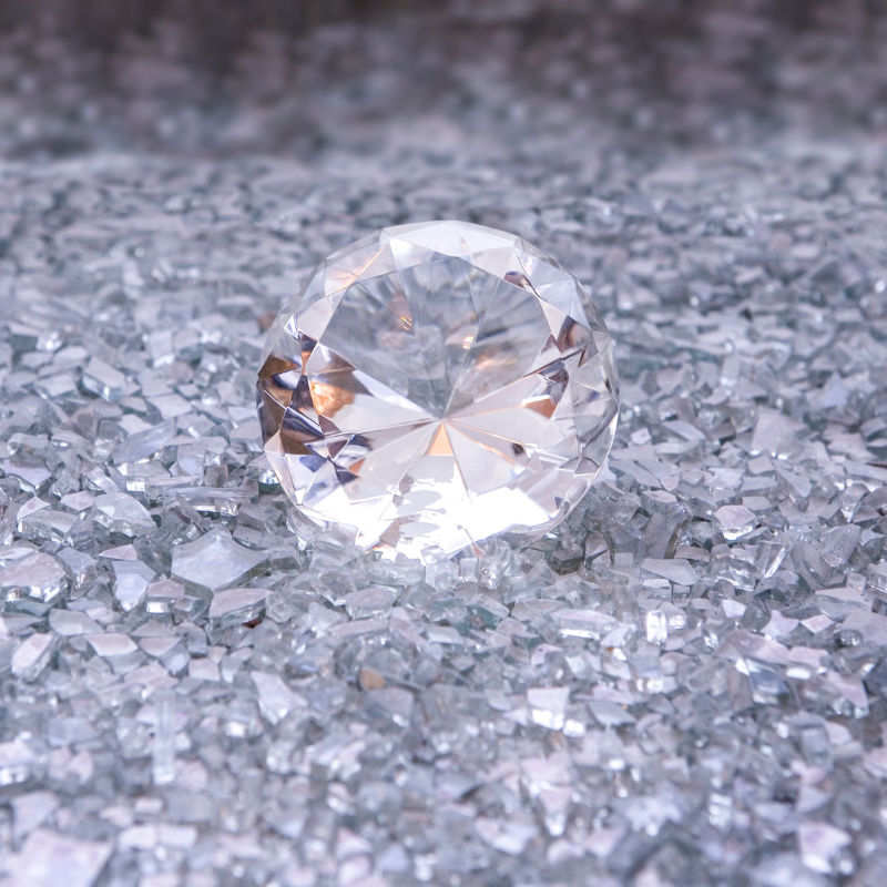 Synthetic and Natural Diamonds: the History and the Differences