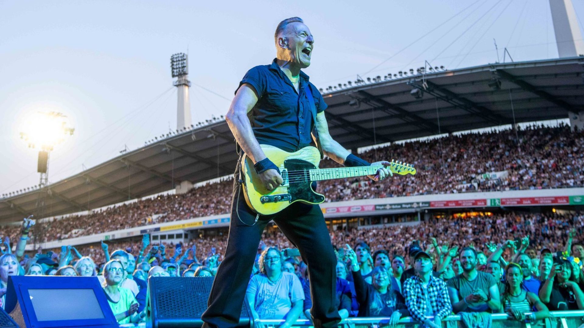 9 artists with the most expensive concert tickets so far