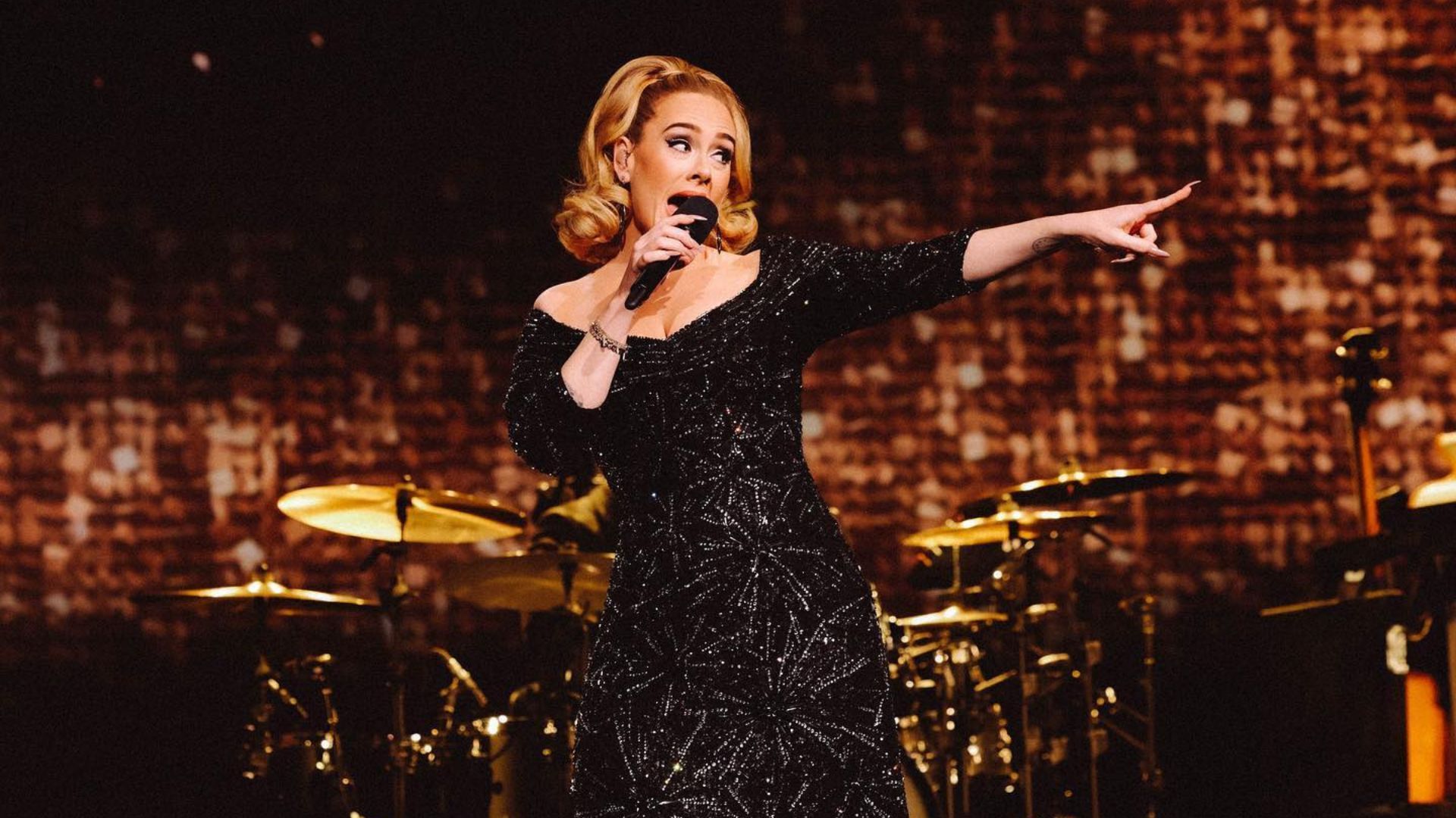 Adele: Net Worth, Earnings, and Valuable Assets Owned