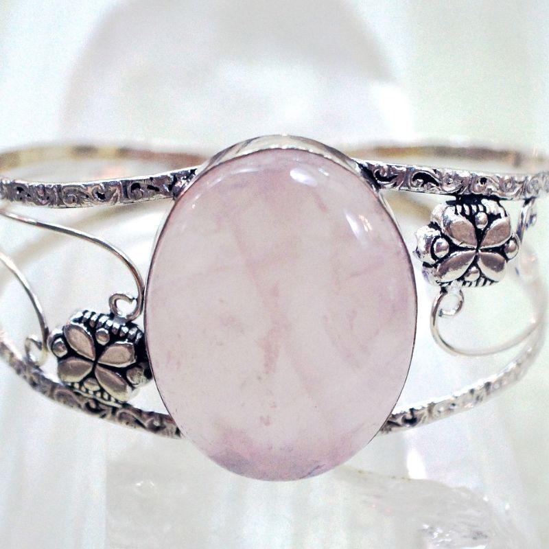 August Lucky Birthstones According to the Chinese Zodiac