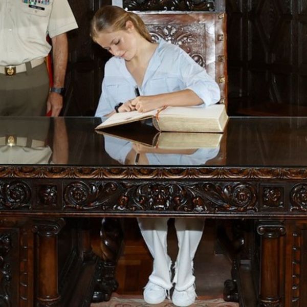 Profiles: Uncovering the Personal Lives & Secrets of the Rich and Famous