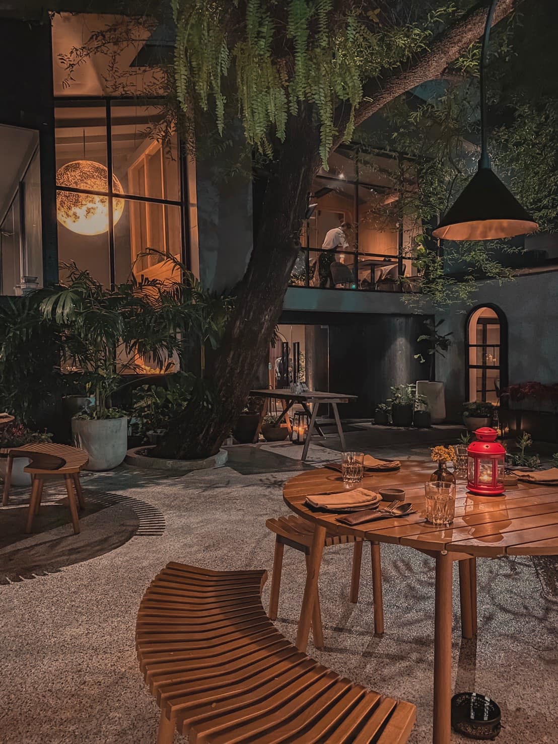 The Prettiest Moon-Themed Restaurants and Bars in Bangkok