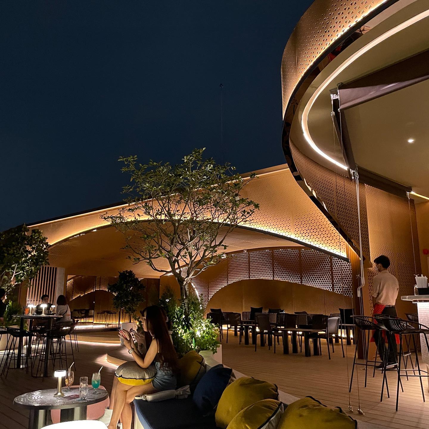 The Prettiest Moon-Themed Restaurants and Bars in Bangkok