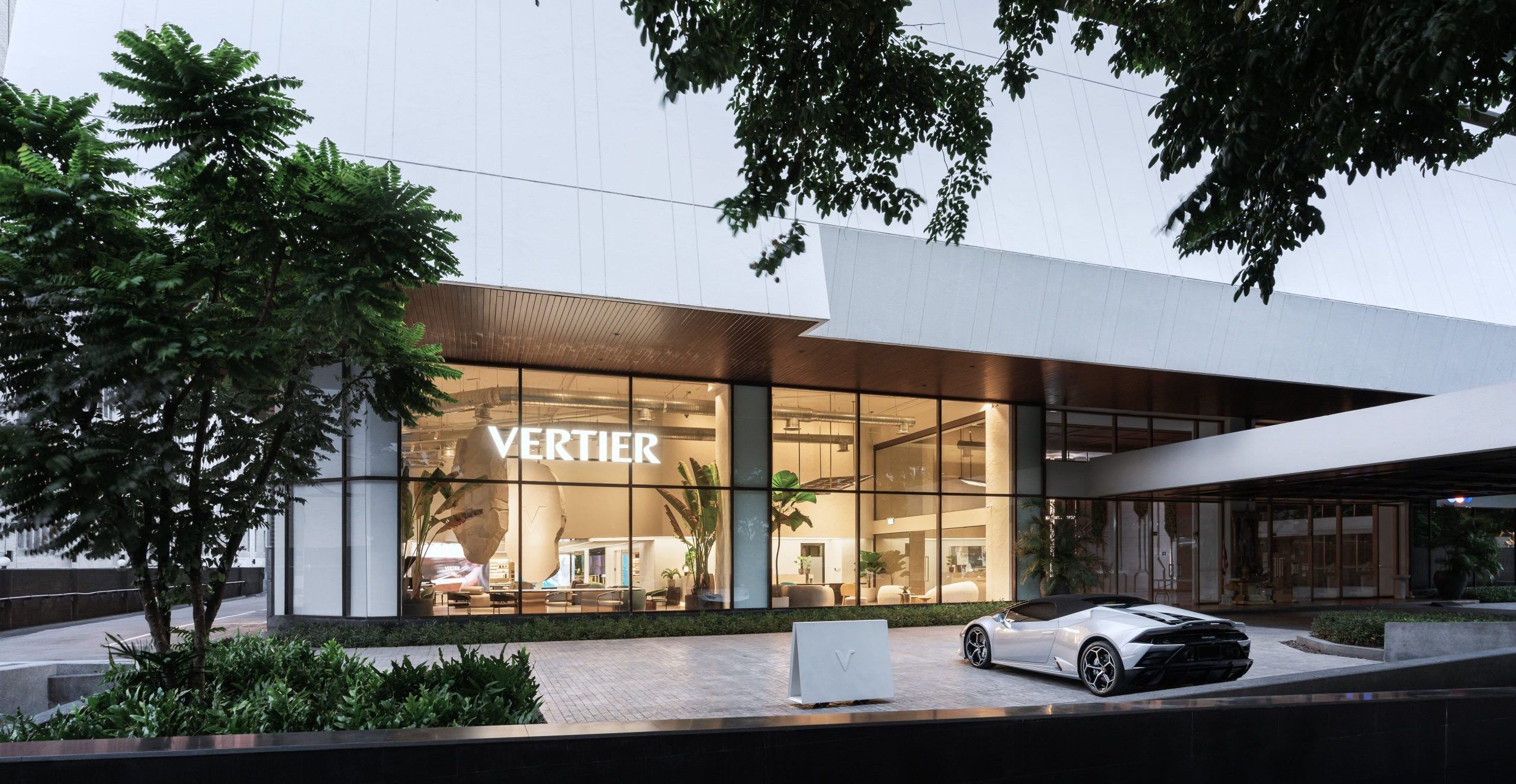 Vertier opens brand new flagship gallery in the bustling Ratchadamri Road