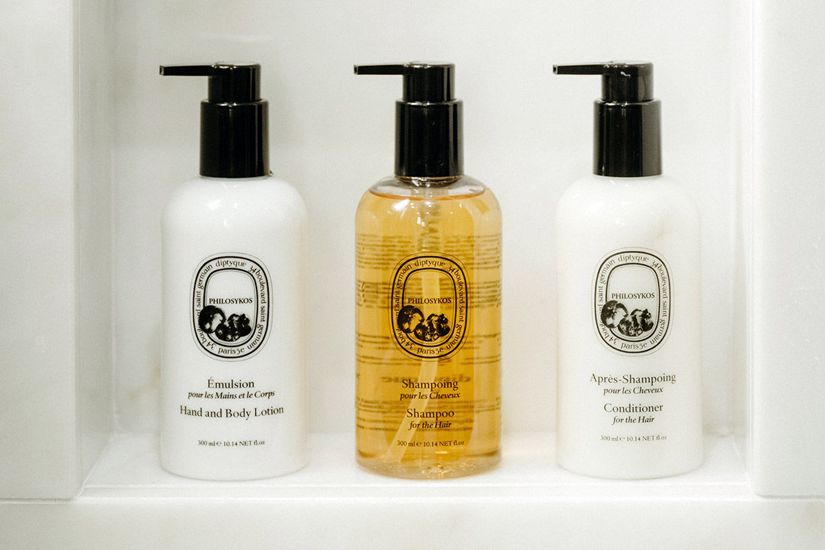 Staying in Style at the Luxurious Ritz-Carlton Toronto Hotel