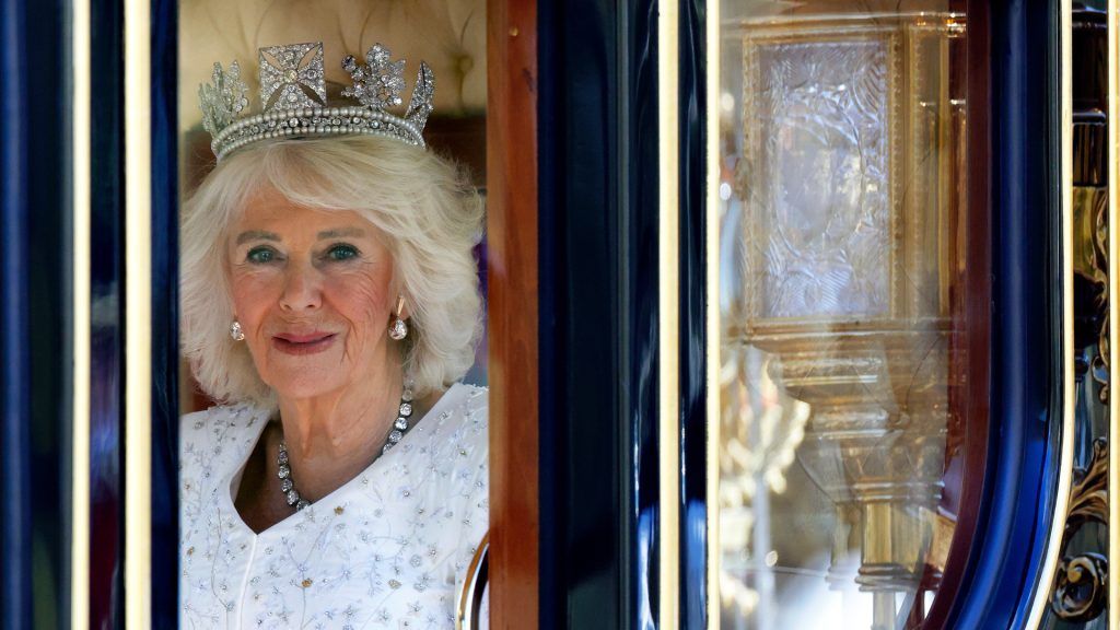 9 Spectacular Royal Tiara from British History