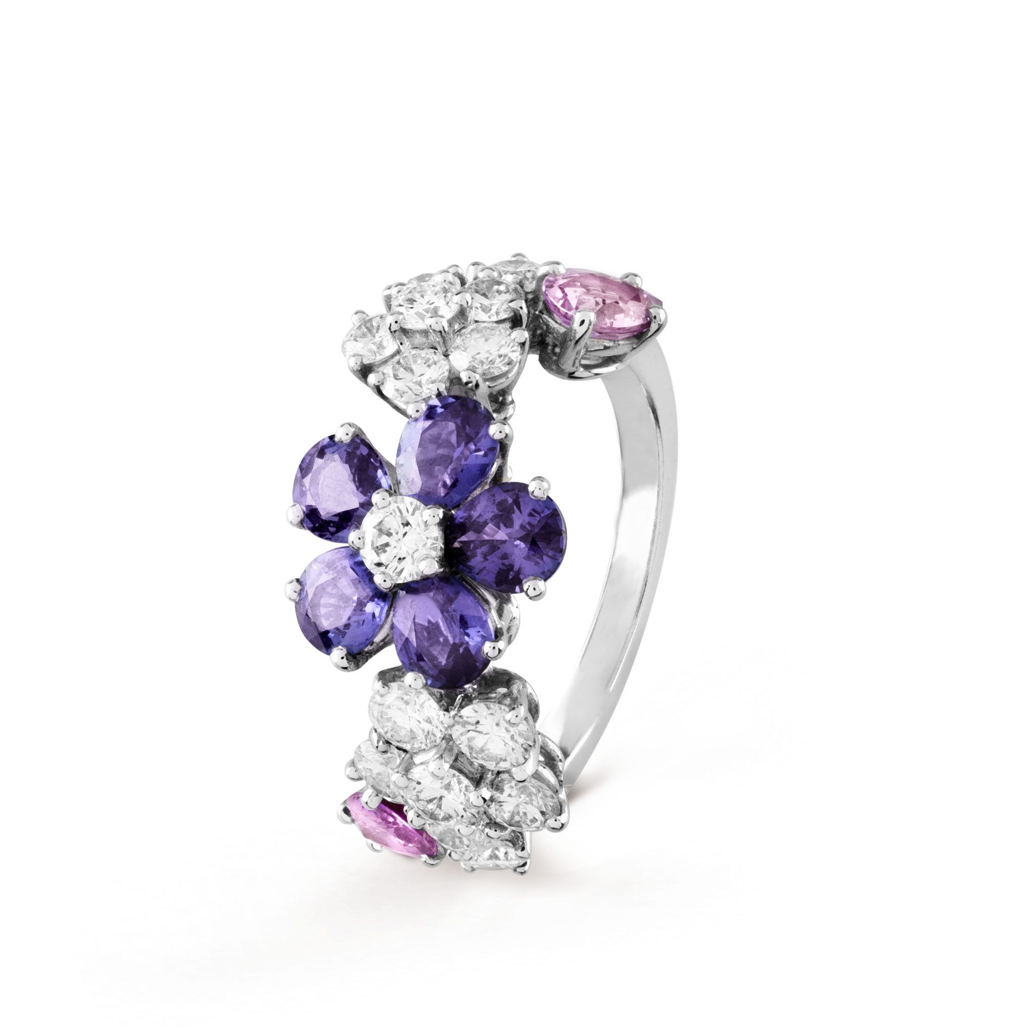 Van Cleef & Arpels Launches New Immersive Space in Singapore