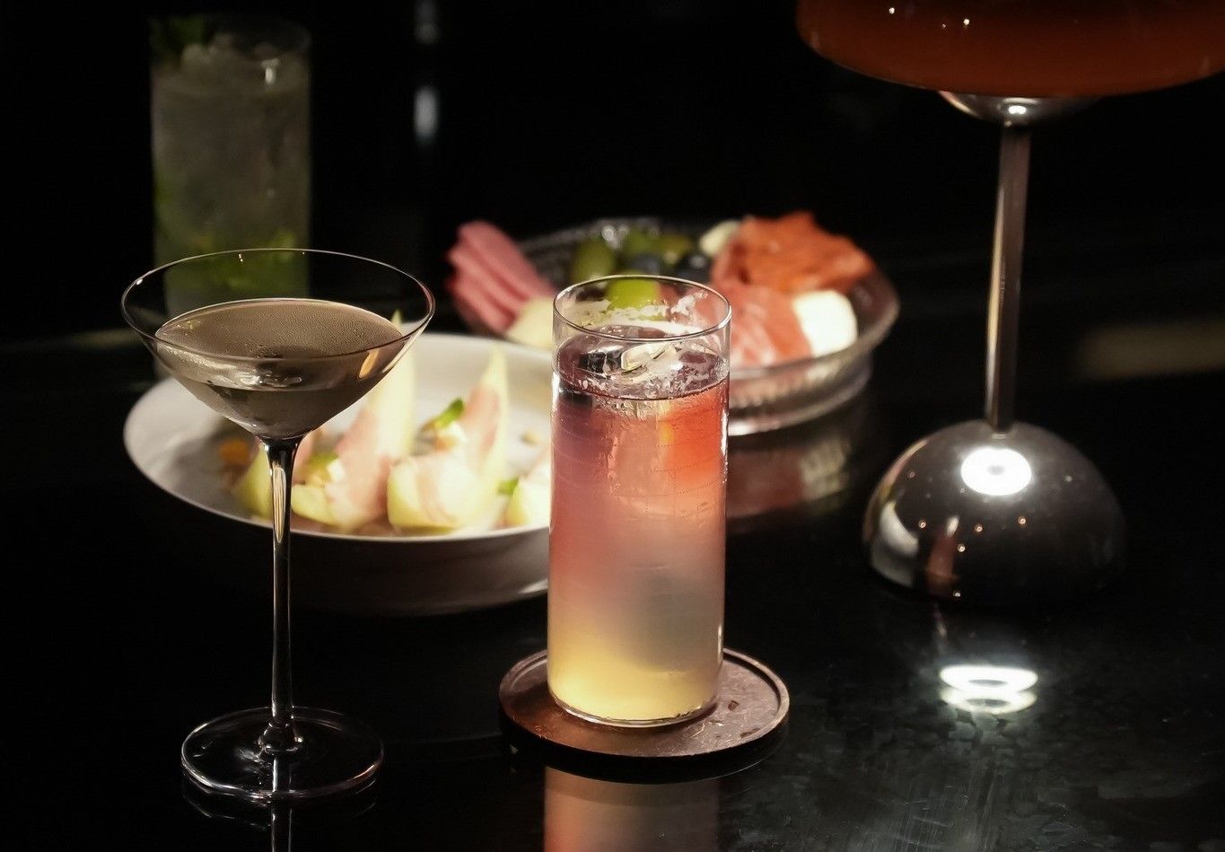 Bangkok Nightlife: Best Cocktails for a Night Out in April