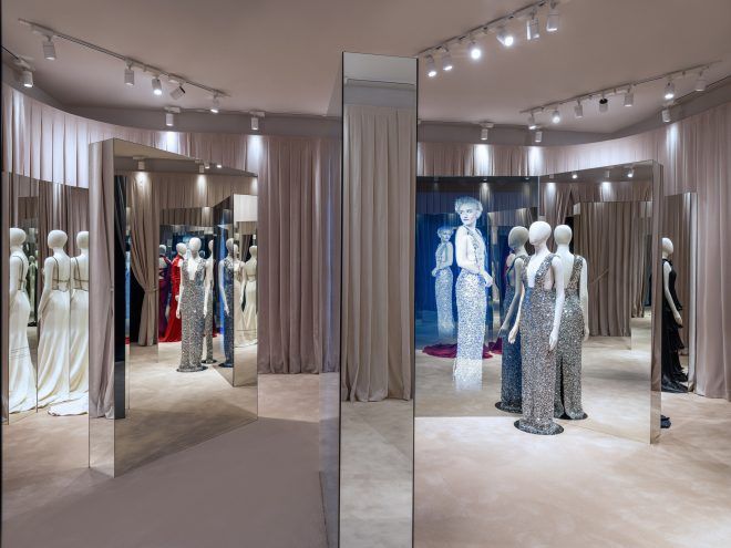 Note Rangsisingpipat and Patricia Good Explore Gucci Visions