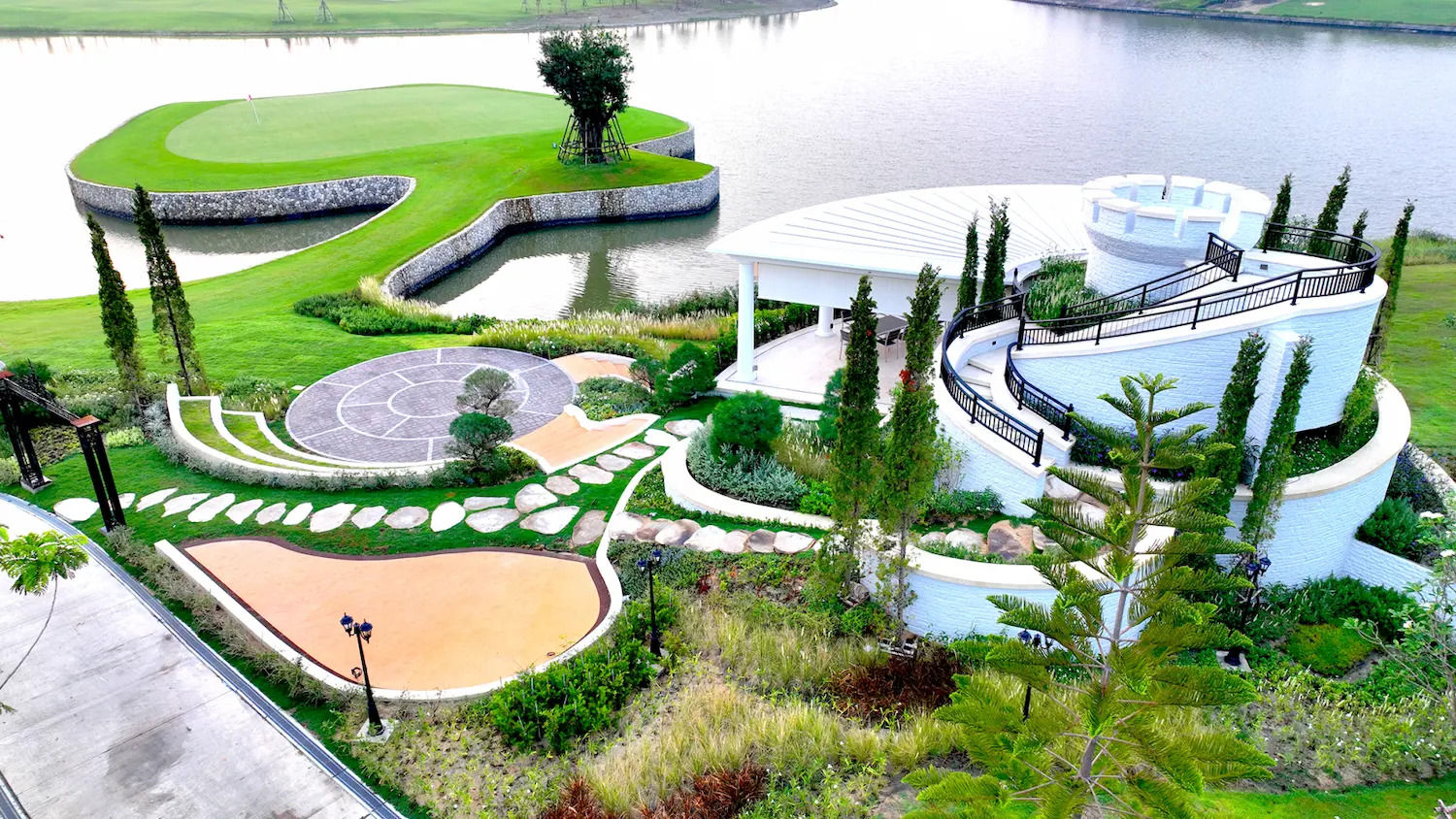 Robinswood: World-Class Golf Club Redefines Luxury Living