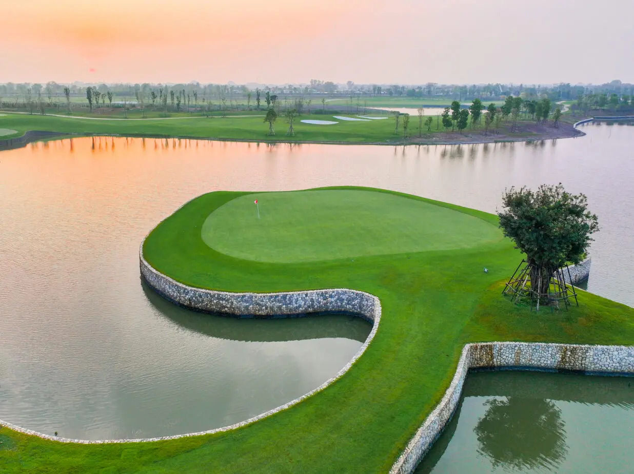 Robinswood: World-Class Golf Club Redefines Luxury Living