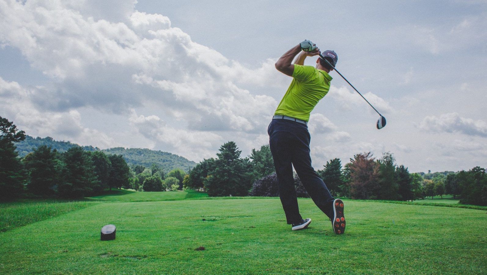 The Ultimate Guide to Playing Golf for Beginners