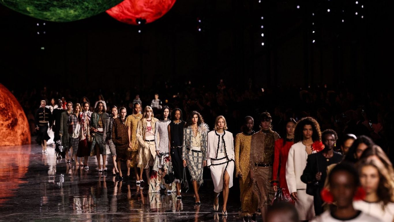 Matthieu Blazy reaches for the stars in fantastic Chanel debut ...